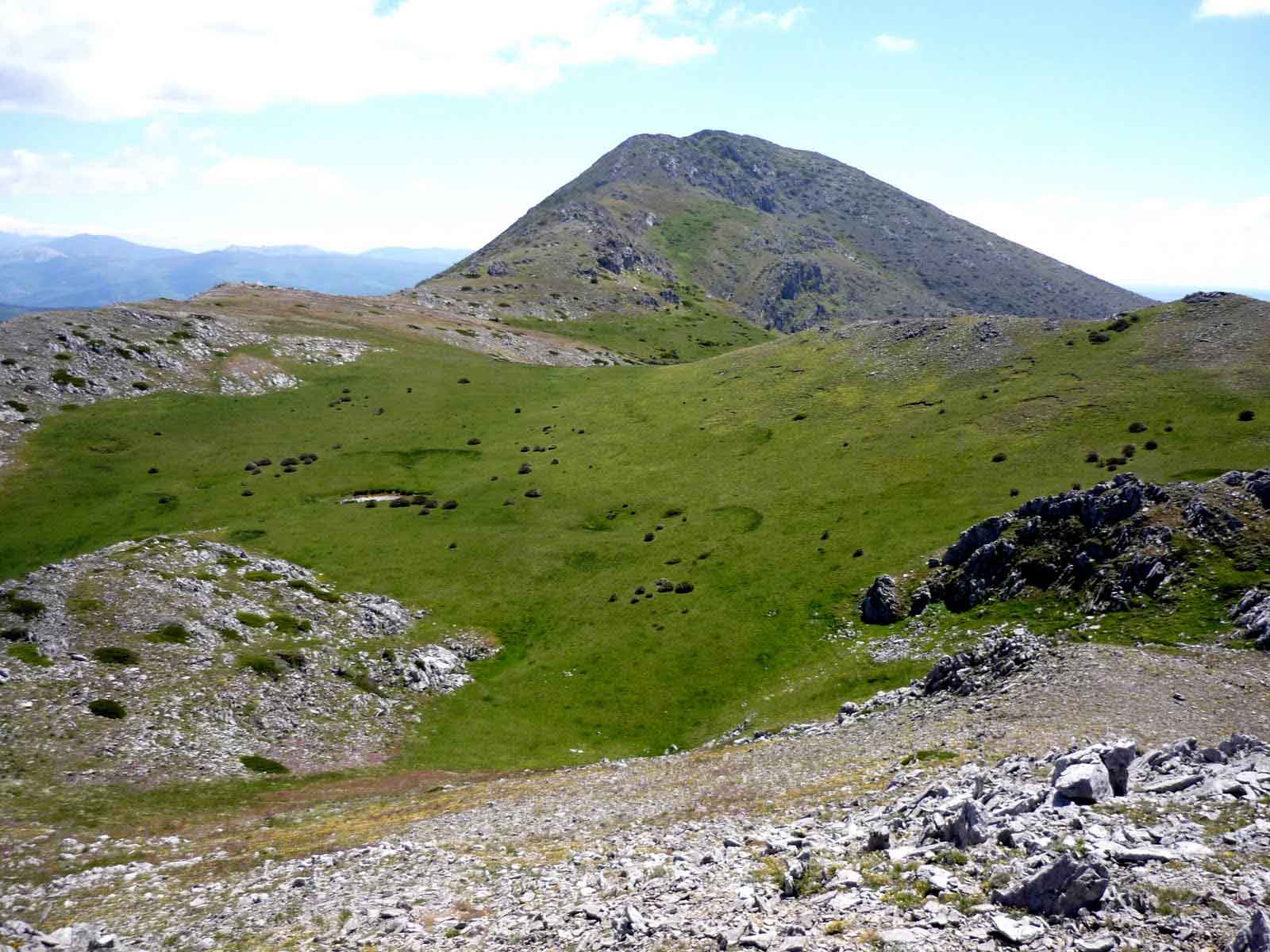 Ascensión al pico Peñacorada | Camping de Cistierna